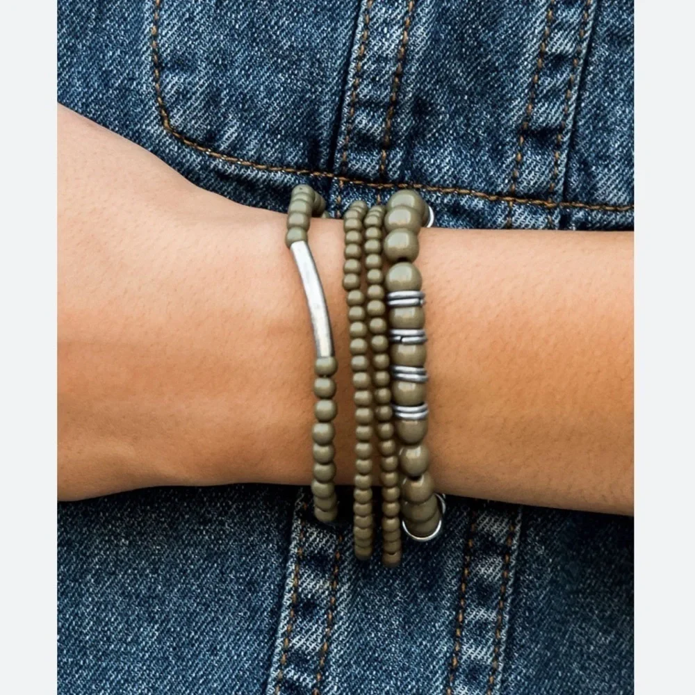 Jewelry | Bracelet Bundle If Three Popular Trend Bracelets Retail Value ...